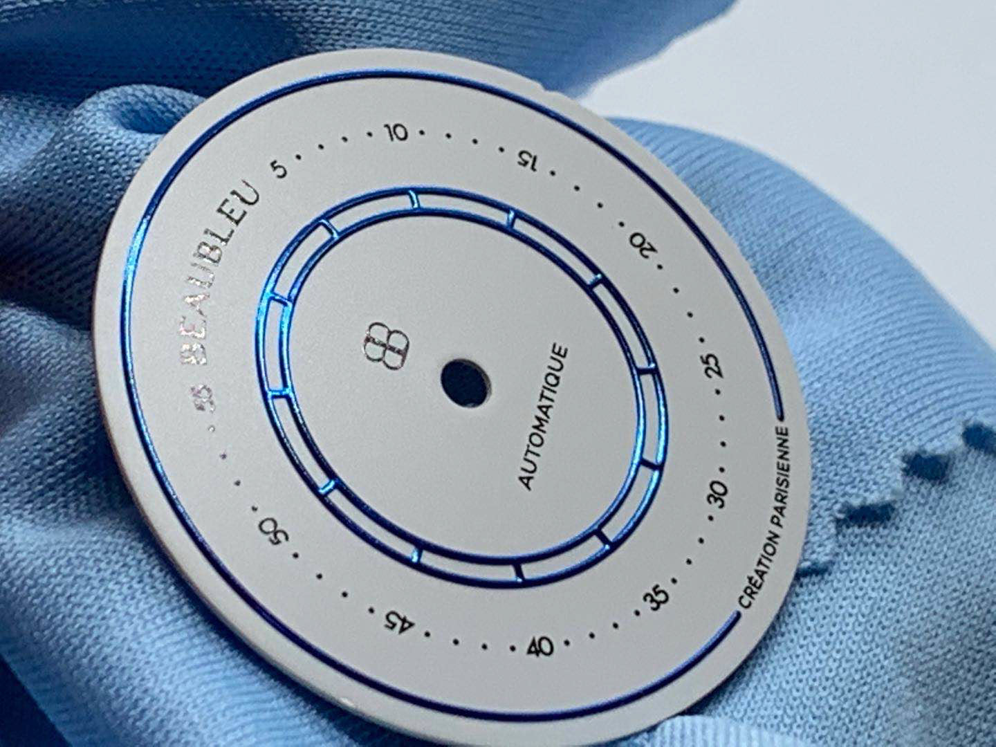 Fournisseur de cadrans de montre | Sollier Lemarchand | Watchmaking